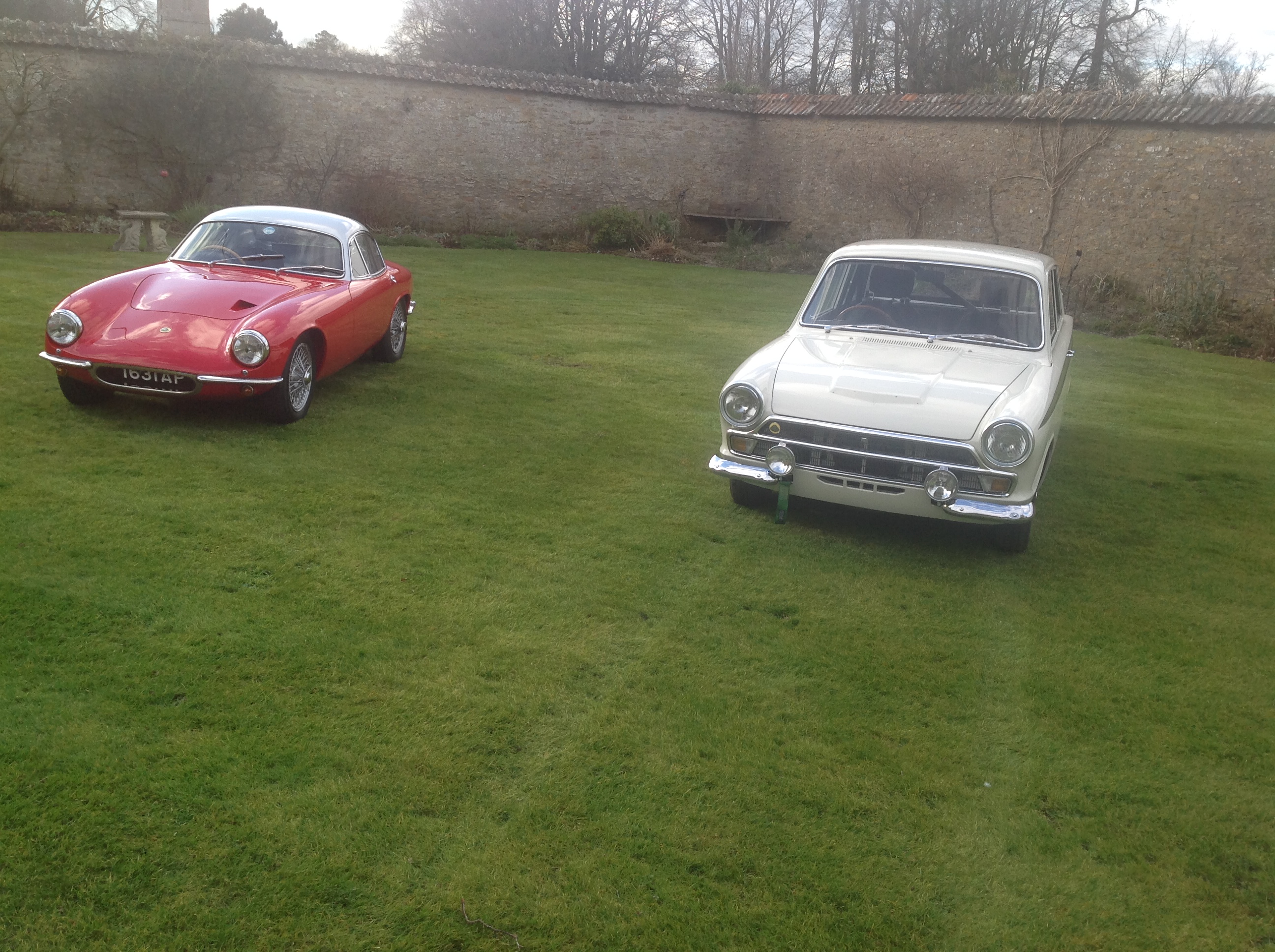 photo 1 | Classic & Supercars Show